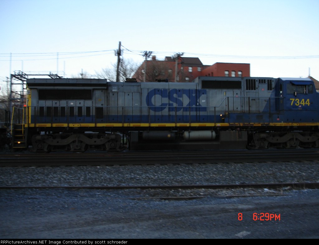 CSX 7344 (C40-8W) leads this EB into DeWitt Yard
